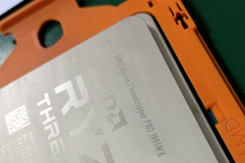 El AMD Ryzen Threadripper Pro 3995WX con ocho canales de memoria se ...