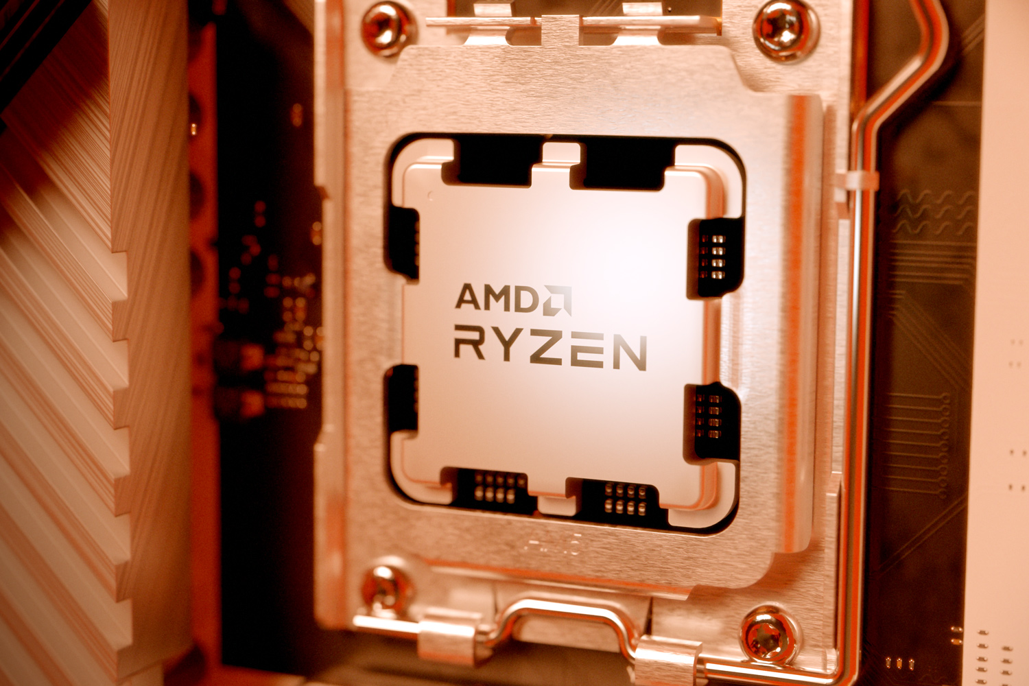 AMD mostrará el 4 de octubre las placas base con chipset B650 y B650E ...