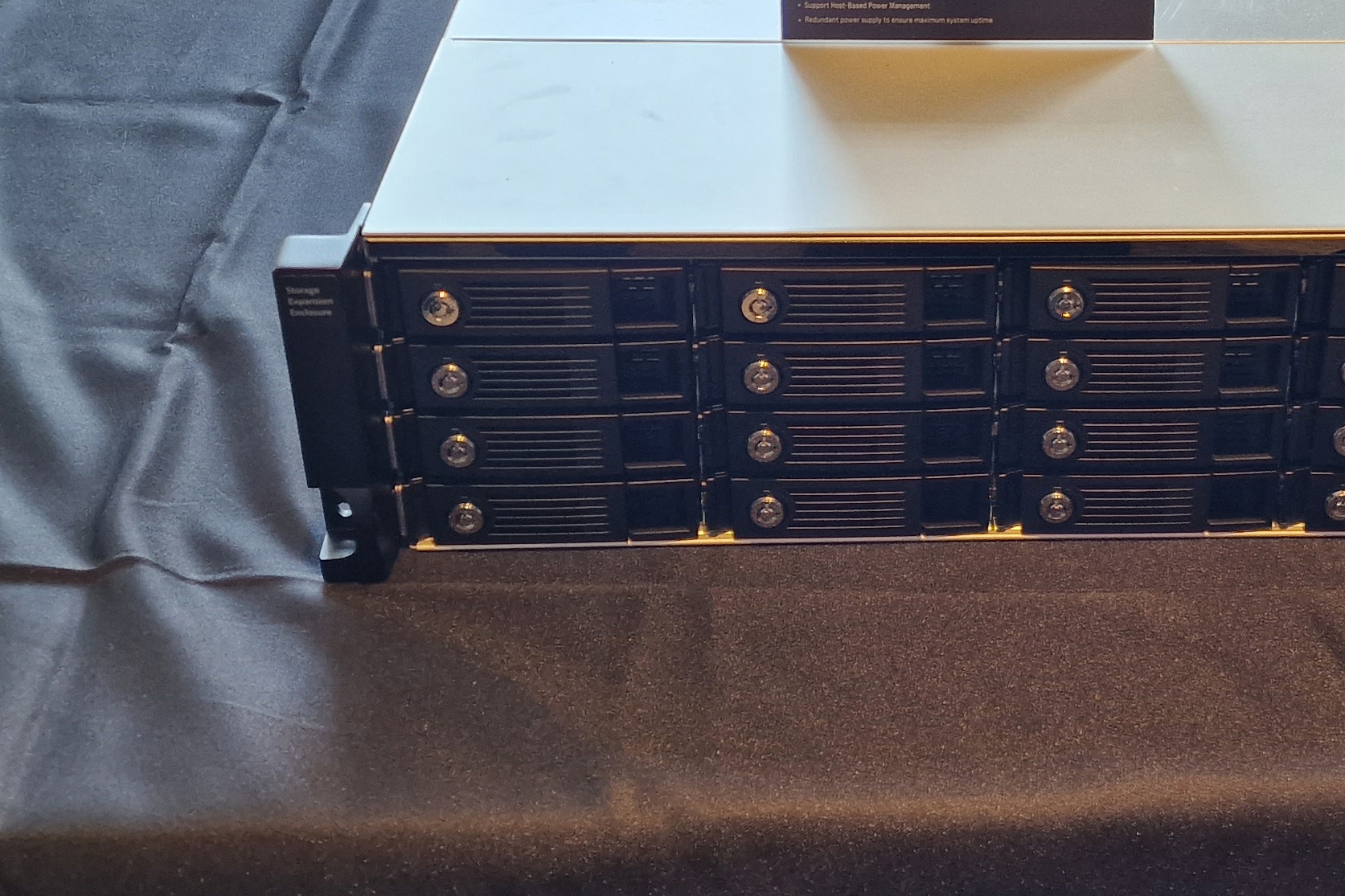 Los NAS QNAP de la serie TL-RXX00PES-RP llegan a los 5 PB gracias al almacenamiento SATA JBOD ...