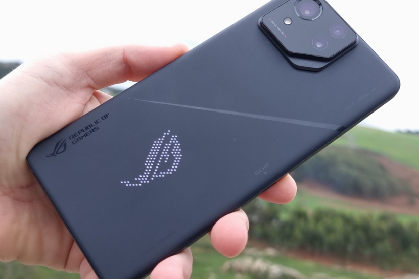 ASUS ROG Phone 8 Pro Review