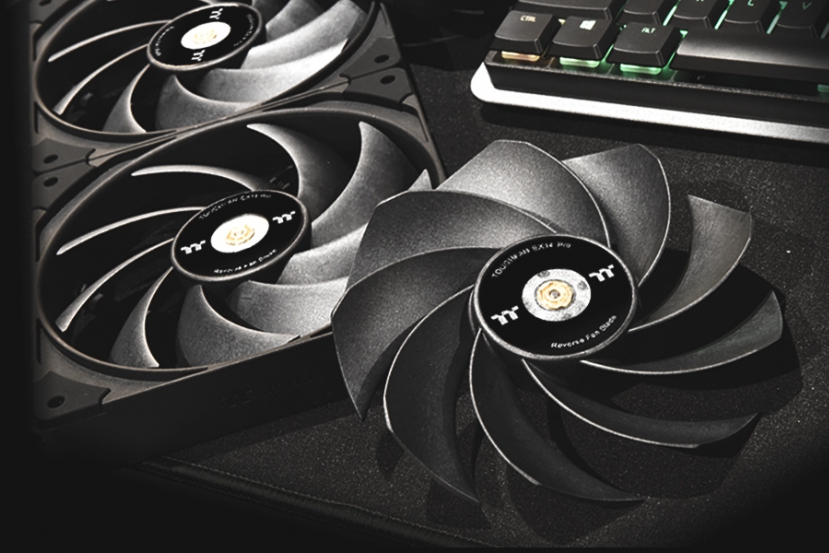 Thermaltake presenta los ventiladores TOUGHFAN EX12 y EX14 Pro con aspas intercambiables y ...