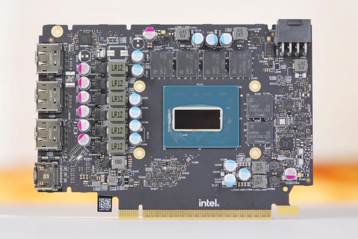 La Intel Arc B580 Edición Especial lleva memoria GDDR6 Samsung a 20 Gbps
