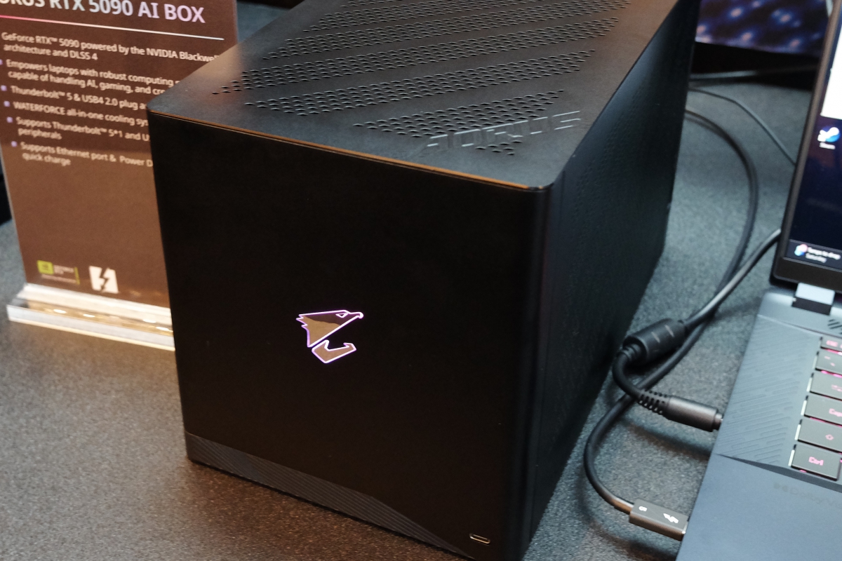 Gigabyte anuncia su GPU externa AORUS RTX 5090 AI BOX con Thunderbolt 5 ...