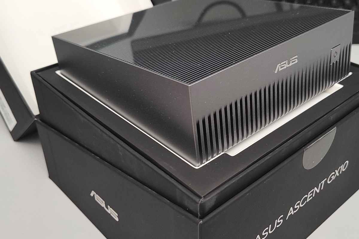 ASUS Ascent GX10 Review