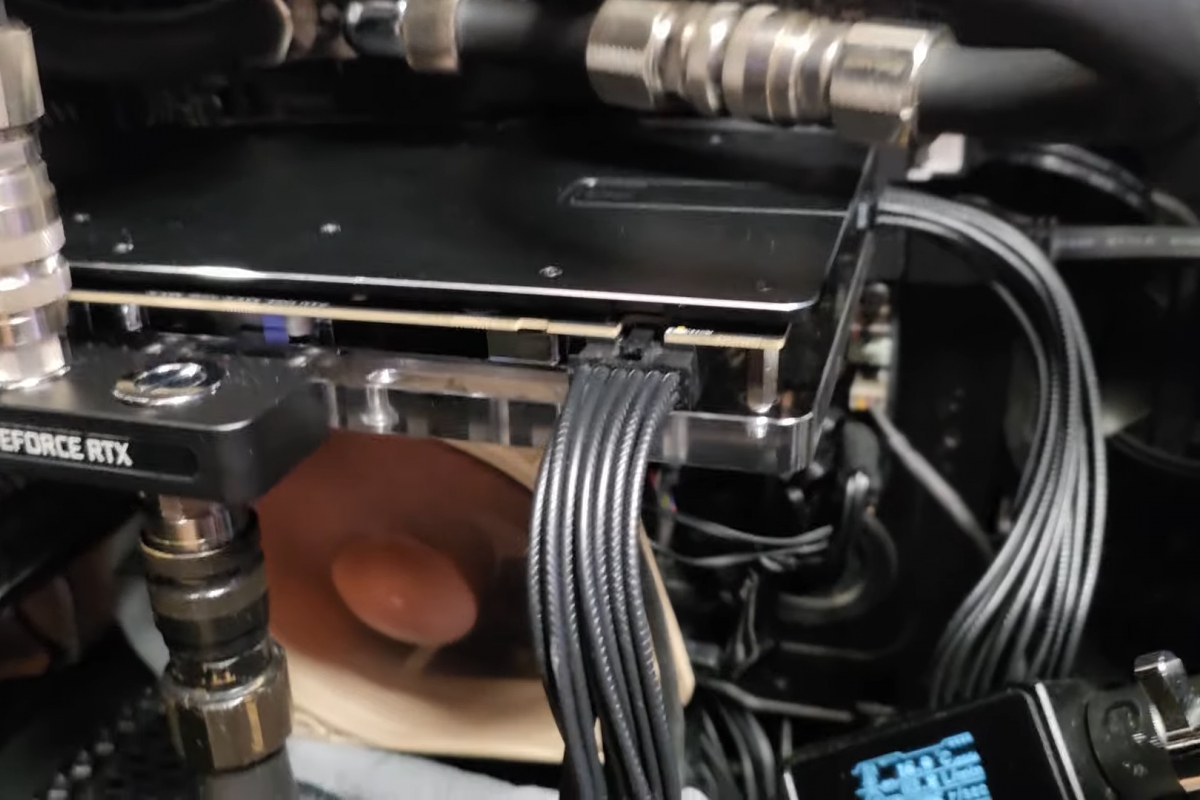 Un overclocker prueba una RTX 5090 de GIBABYTE con 1.521 W al añadir un ...