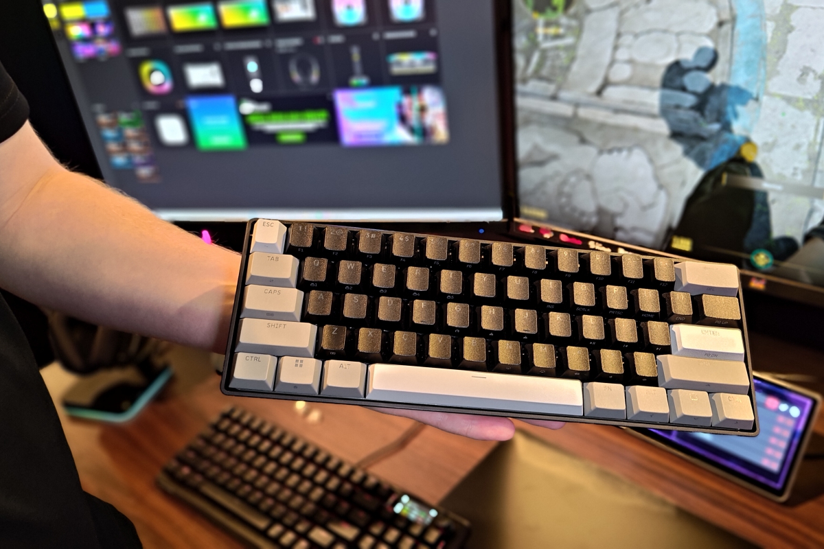 Teclado Hall Effect al 60 %, ratón con Stream Deck y auriculares HS35 ...