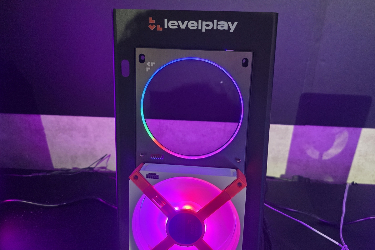 LevelPlay apuesta por ventiladores modulares magnéticos con RGB y una ...