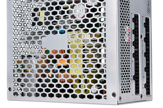 SilverStone NightJar NJ600, 600W de potencia sin ventiladores y con ...