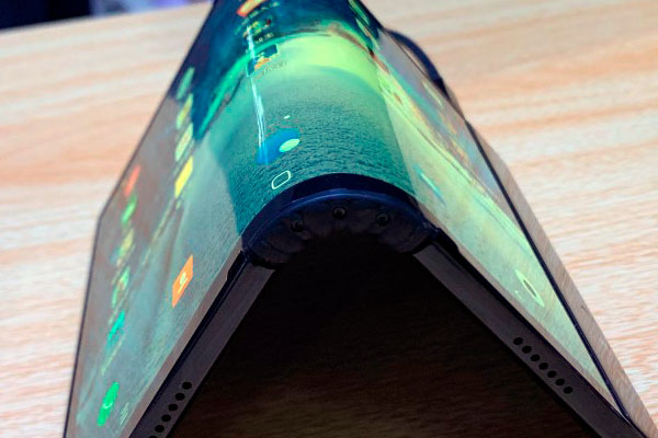 Ya está aquí el primer smartphone plegable, el Rouyu FlexiPai, que ...