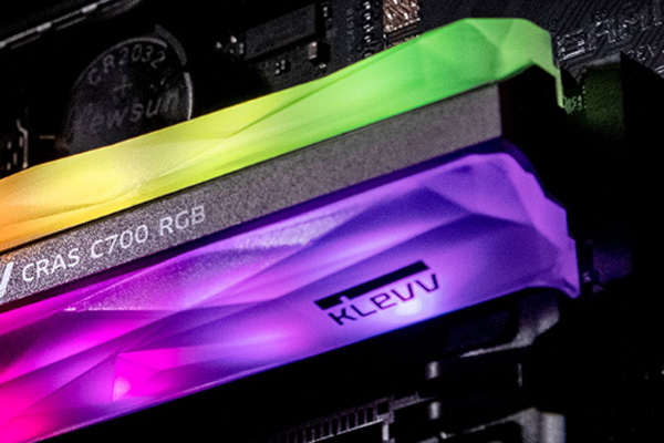 Klevv lanza la unidad SSD con más iluminación RGB del mercado