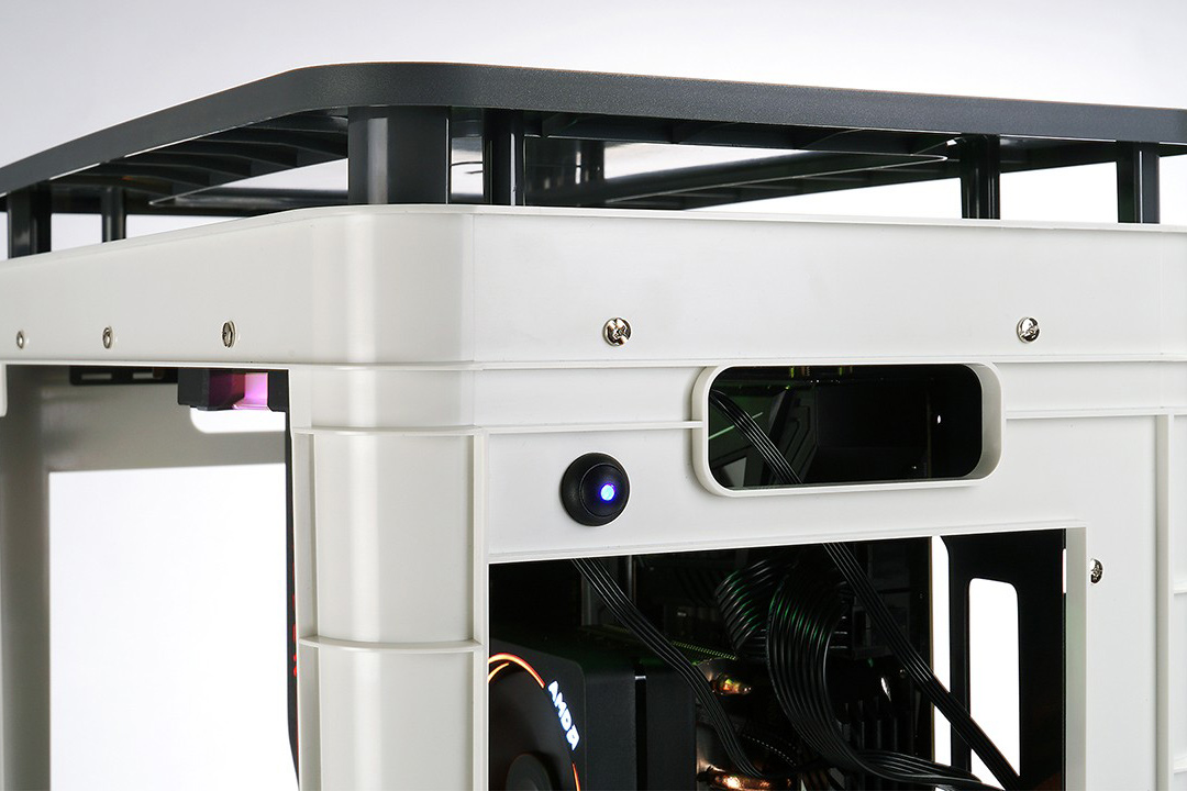 Llegan al mercado las coloristas cajas de plástico Alice de InWin con ...