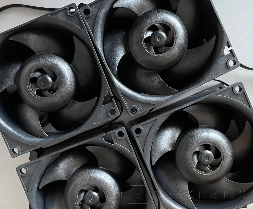 Arctic Cooling S8038-10K Server Fan Review