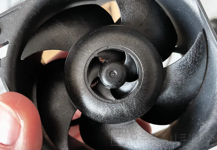 Arctic Cooling S8038-10K Server Fan Review