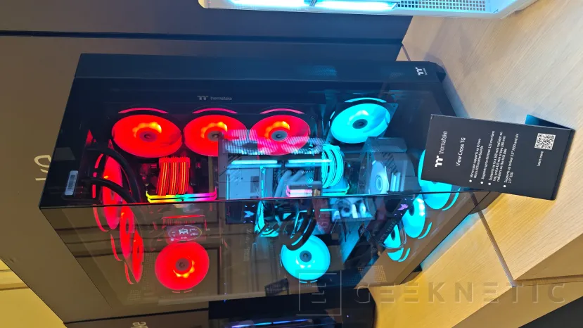 Sistemas de doble PC en una sola torre con las Thermaltake AX1000 TG y ...